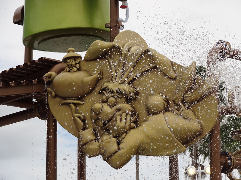 DisZine » Blog Archive » New ‘Alice In Wonderland’ Themed Splash Pad ...