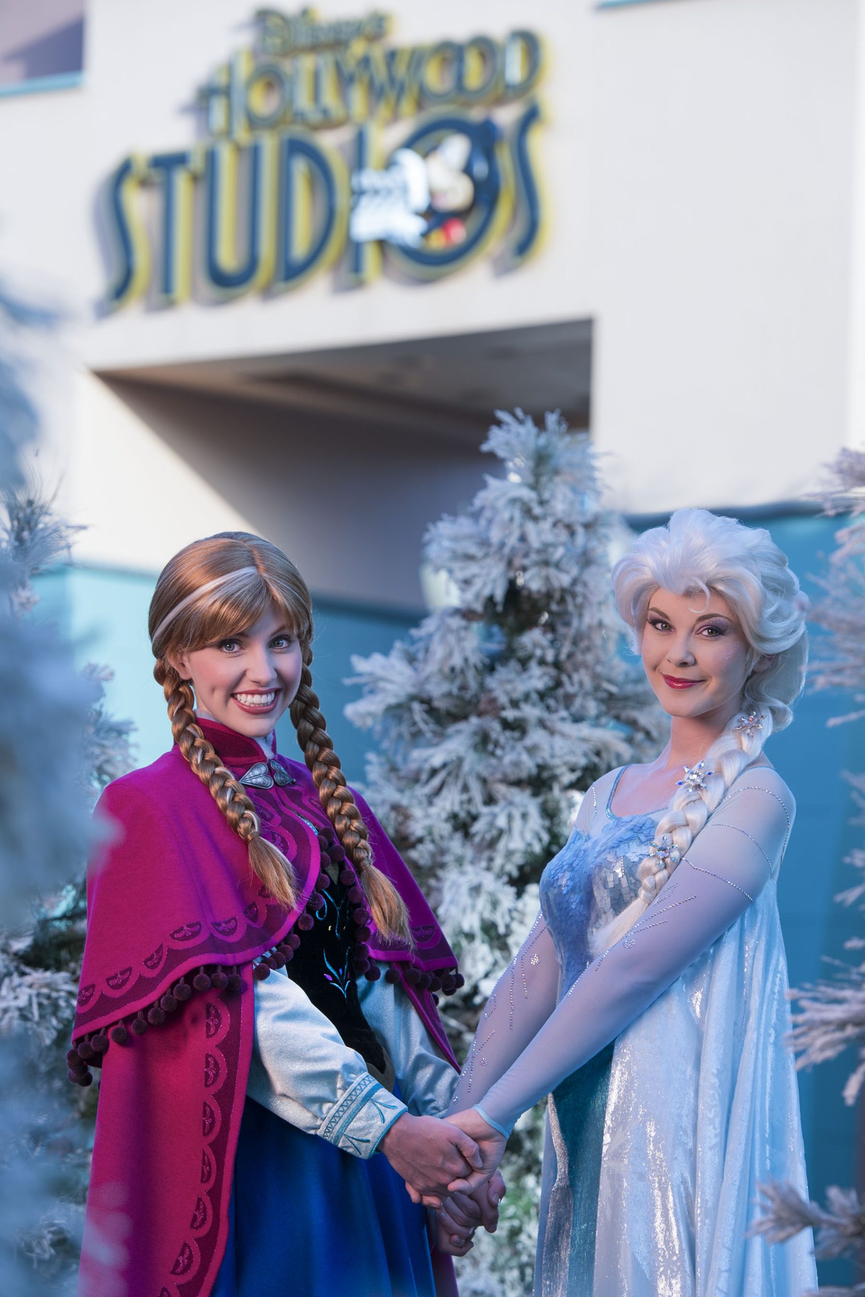 Frozen Summer Fun Premium Packages Now Available - DisZine